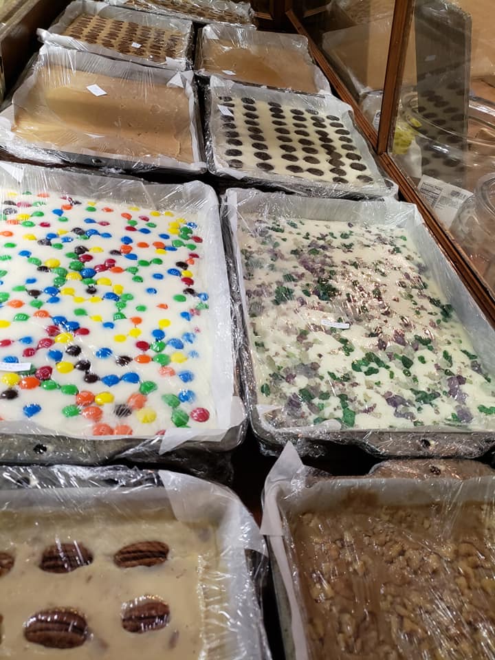 Boone’s Kitchen & Candy Shop – Squire Boone Caverns